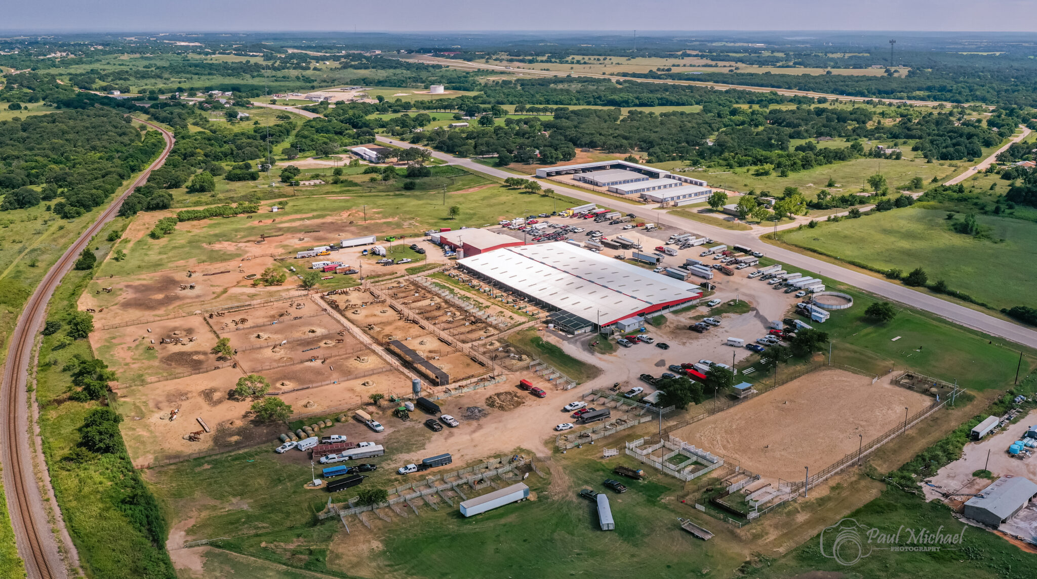 The Sales Barn - Horse Sales In Bowie | Bowie Livestock